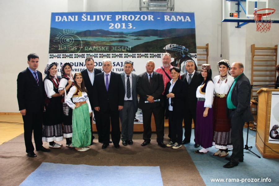 Rama-Prozor.Info • FOTO: Otvoren 8. međunarodni sajam "Dani šljive ...